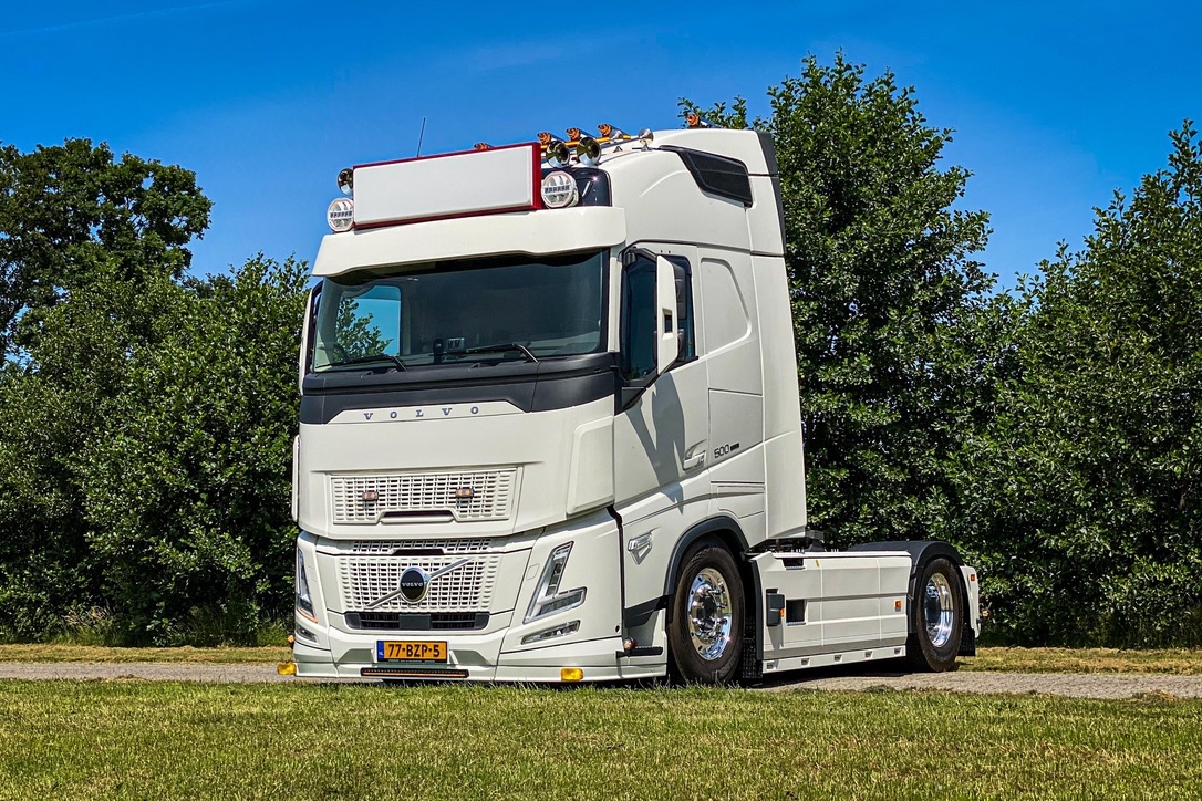Turbo Truckparts Volvo FH Aero Top Grille - Go-in-Style.nl
