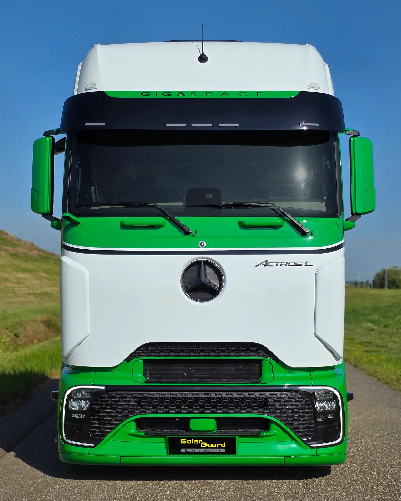 Solarguard Mercedes-Benz Actros Pro Cabin hjørneskærme - Go-in-Style.nl