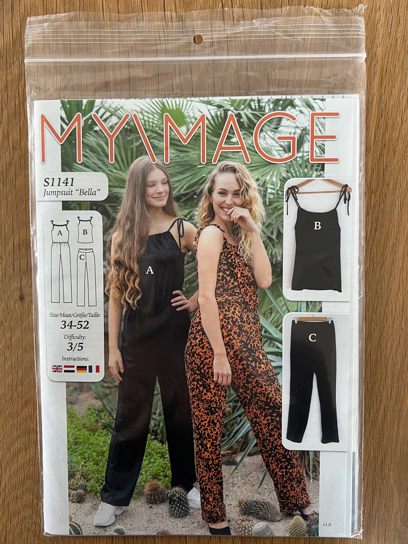 S1141 Jumpsuit Bella paper pattern - Made by Oranges