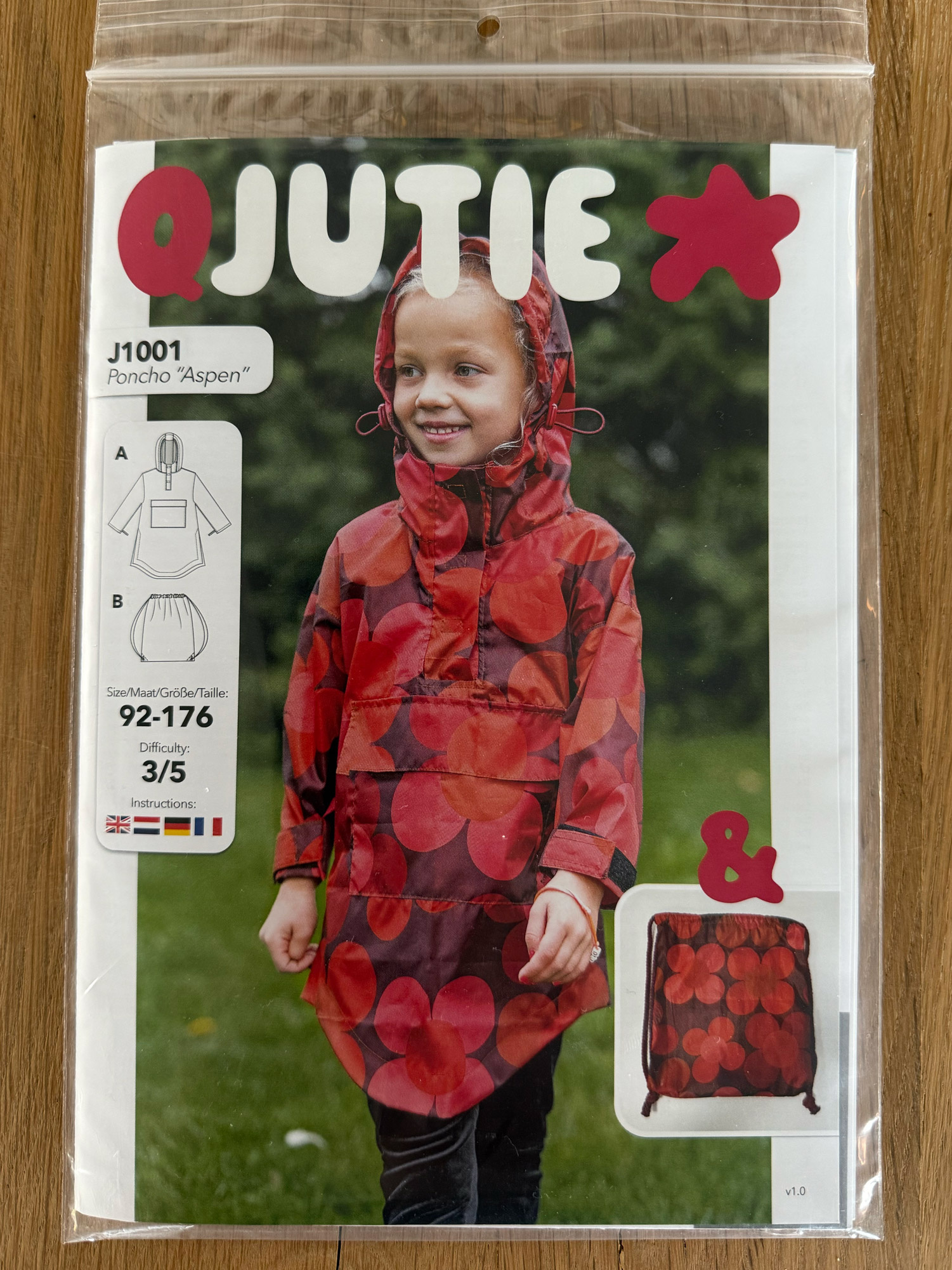 J1001 Poncho Aspen paper pattern - Made by Oranges