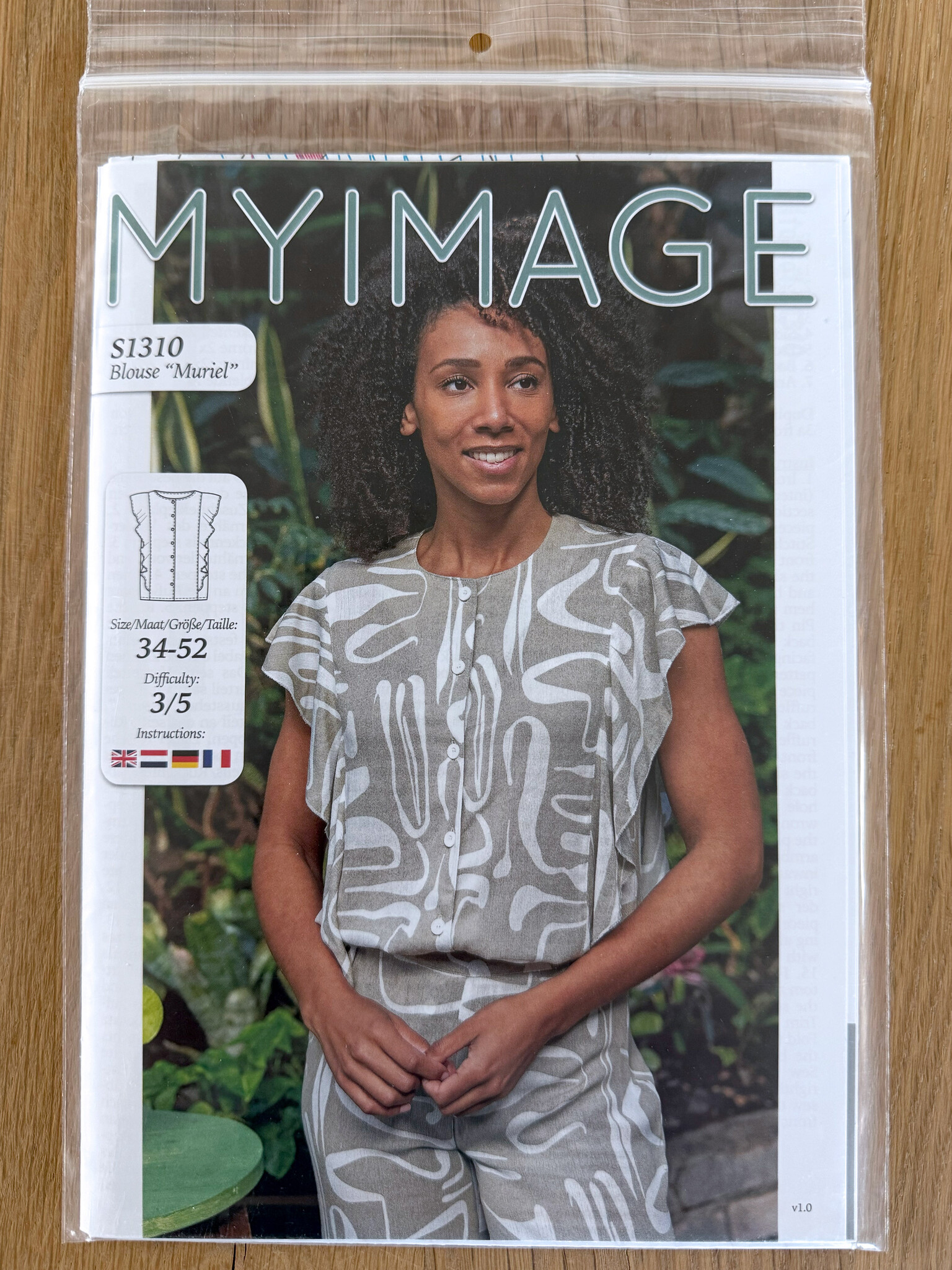 S1310 Blouse Muriel paper pattern - Made by Oranges