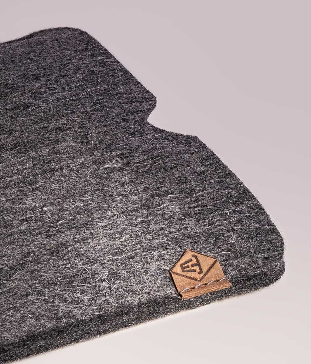 Surface felt sleeve for Microsoft, simple design, many colors - werktat