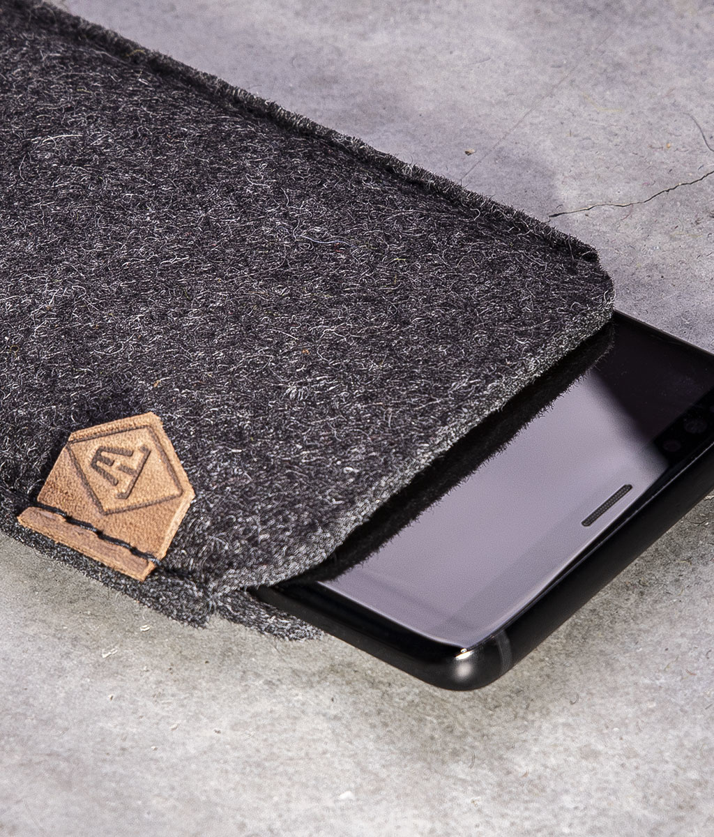 Felt sleeve for Google Pixel - werktat