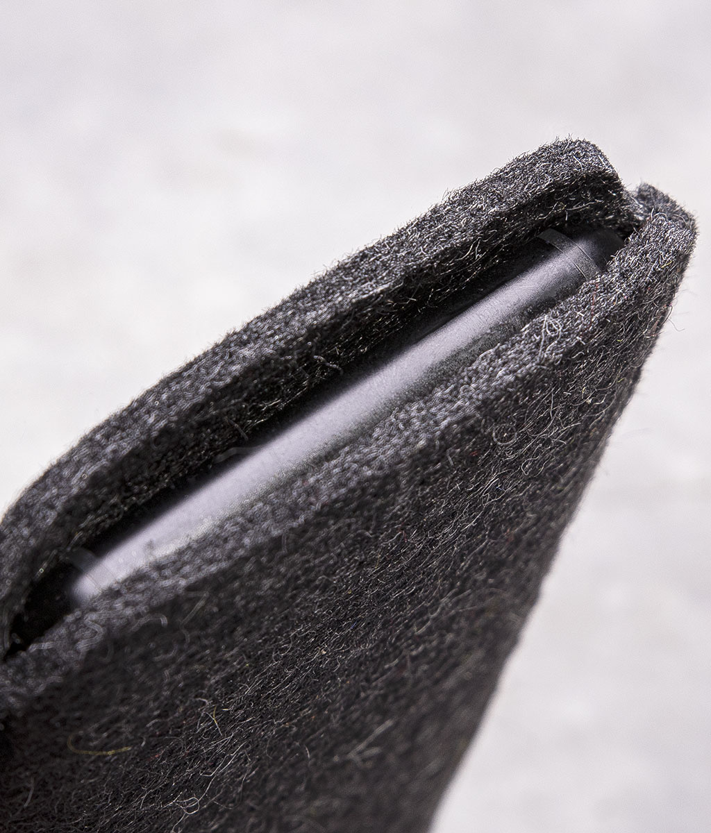 Felt sleeve for Google Pixel - werktat