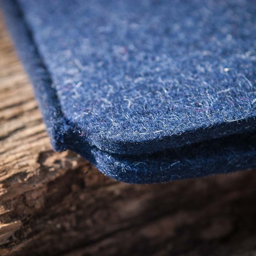 Felt leather mix pixel case for Google - werktat