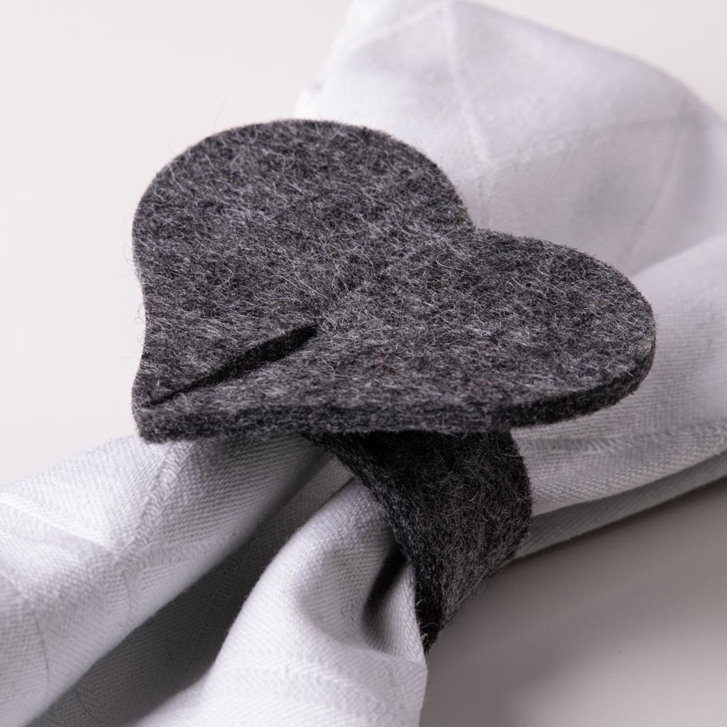 Napkin rings heart of felt - werktat
