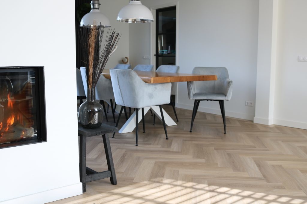 4 tips om je PVC vloer krasvrij te houden - Vloerglijders.nl