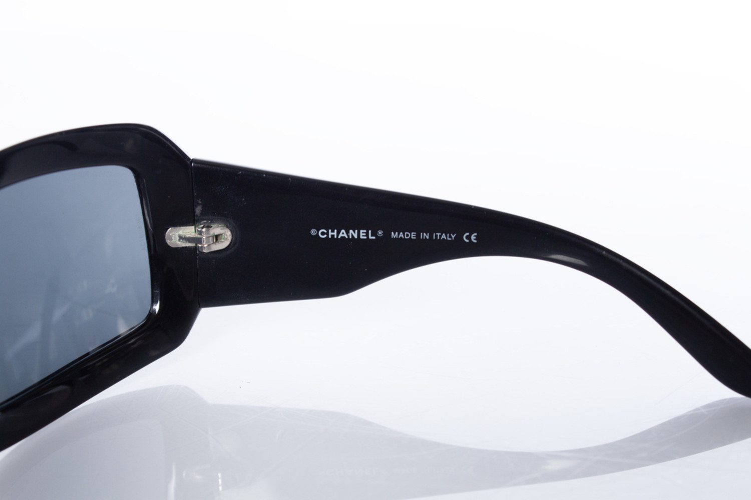 Chanel, Black classic square CC sunglasses - Unique Designer Chanel, Black classic square CC sunglasses - Unique Designer