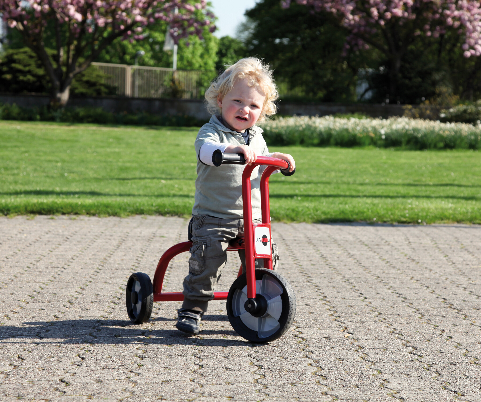 Tricycle draisienne sans pédales - vélo d'équilibre pour les petits ...