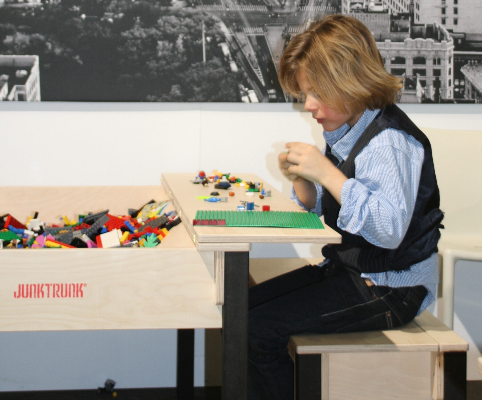 Activity Table for Lego with storage and 2 chairs - KinderSpell