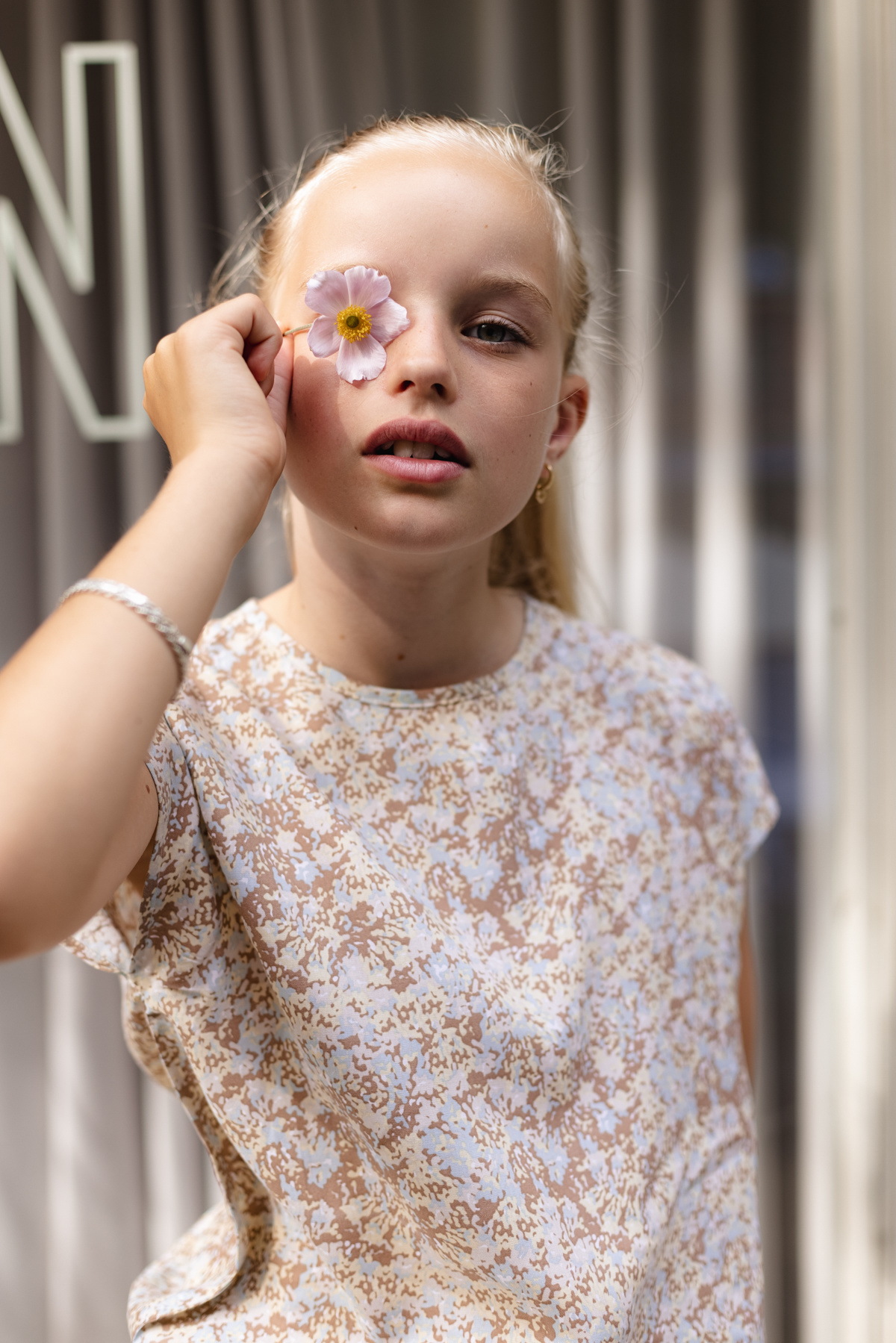 LEVV - Meisjes blouse - Djada - AOP Multi abstract - merkmeisjeskleding.nl