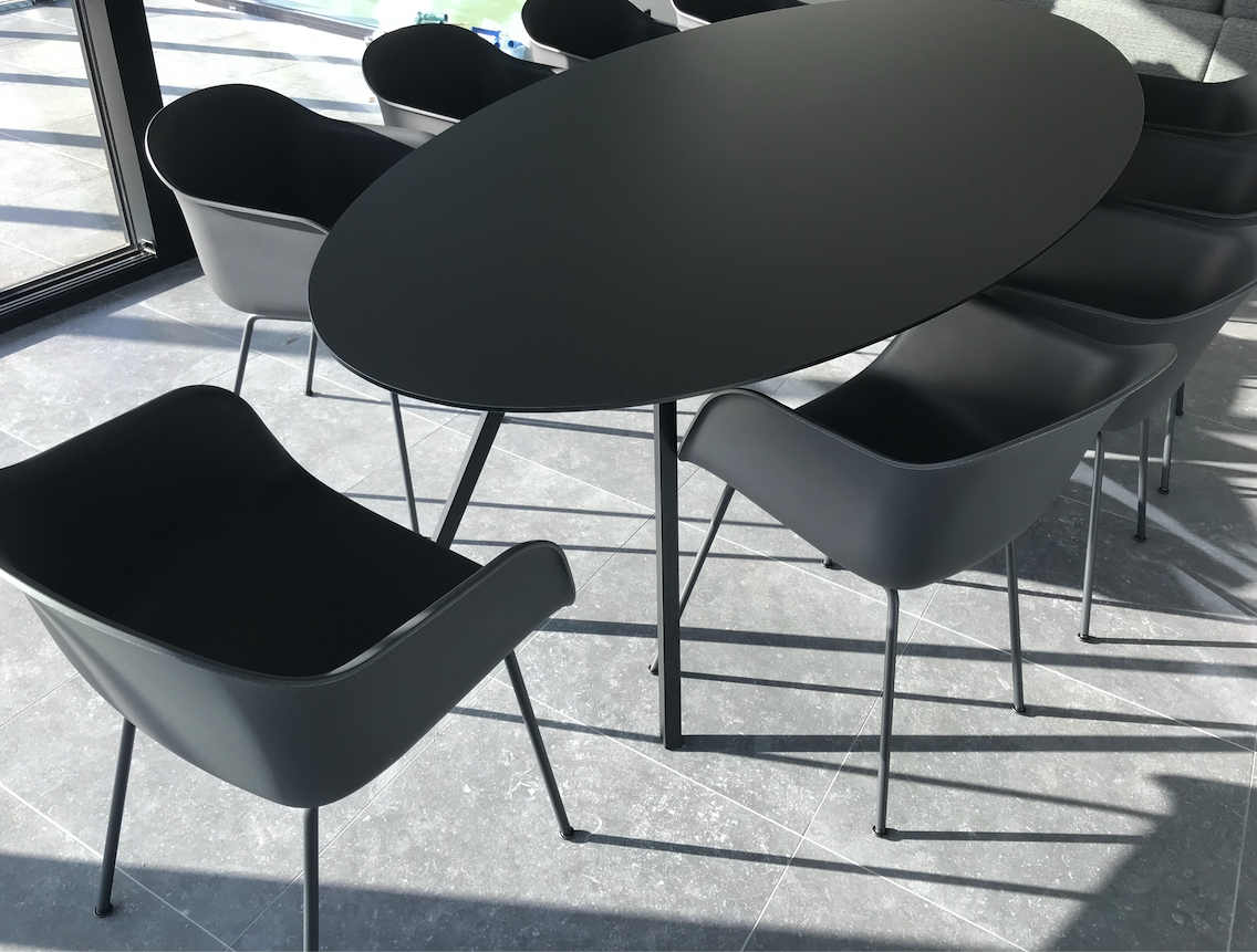 HPL Fenix ovale eettafel Studio HENK - driedeco - Driedeco