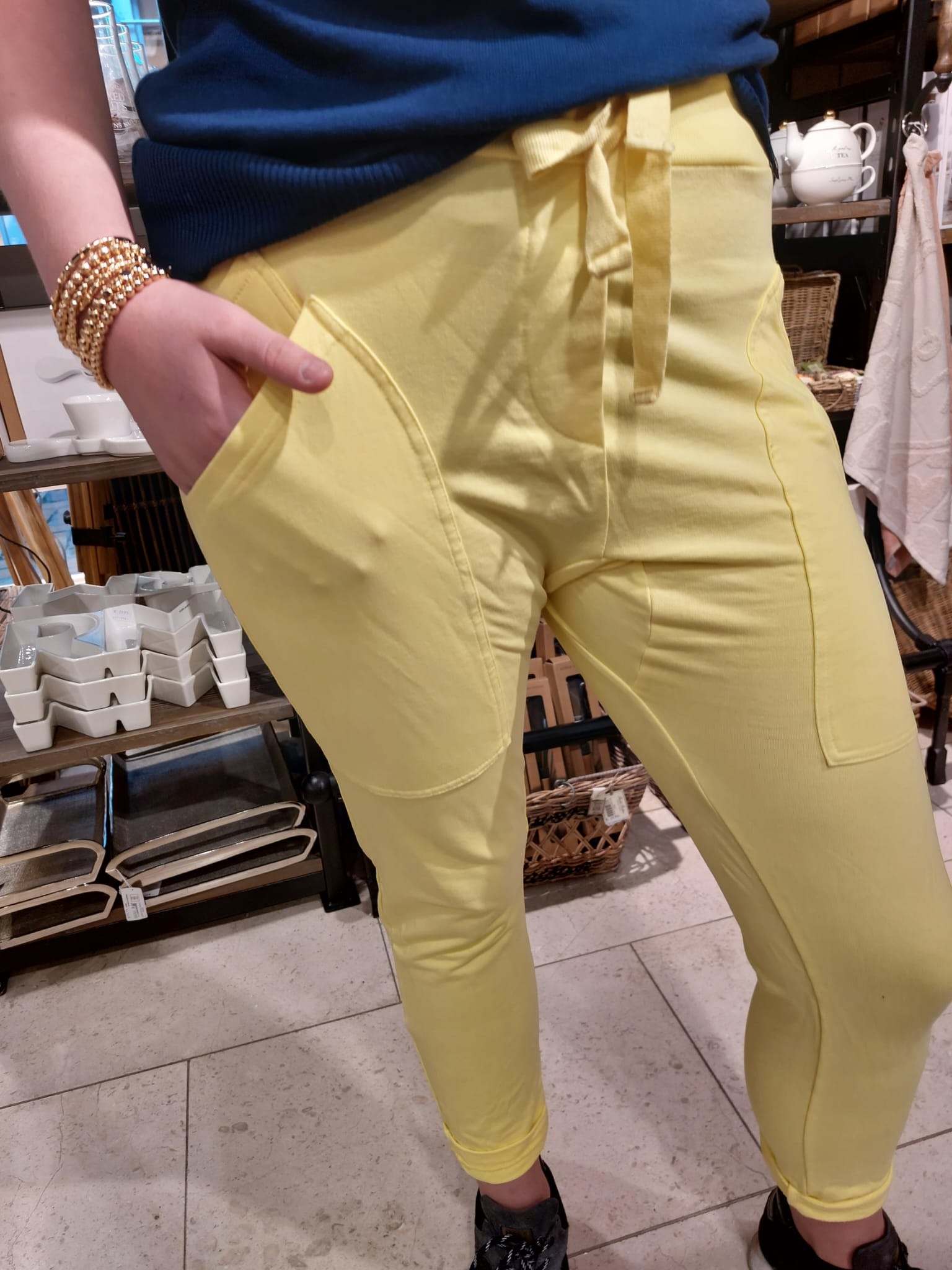 WENDY TRENDY Pantalon de jogging Jaune 42 avec poches plaquées - 68139 ...
